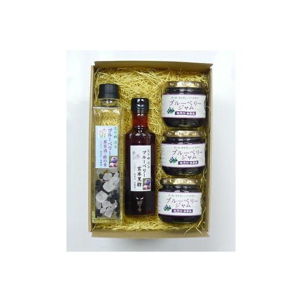 真夏の太陽をいっぱいに浴びた滝谷産のブルーべリーをふんだんに使って作り上げましたオリジナル商品セットです。すべて無添加加工なのでカラダにとってもやさしい商品です。ご自宅用だけでなくギフトにも大変喜ばれます。内容量 ブルーべリージャム200ｇ...