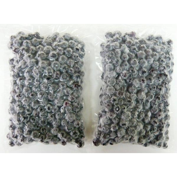 真夏の太陽をいっぱいに浴びた滝谷産の完熟冷凍ブルーべリーです。無農薬で育て、完熟を手摘みしました。ご自宅用だけでなくギフトにも大変喜ばれます。お届けはクール便となります内容量 奈良県産冷凍ブルーベリー果実500ｇ×2パック原材料 滝谷花しょ...