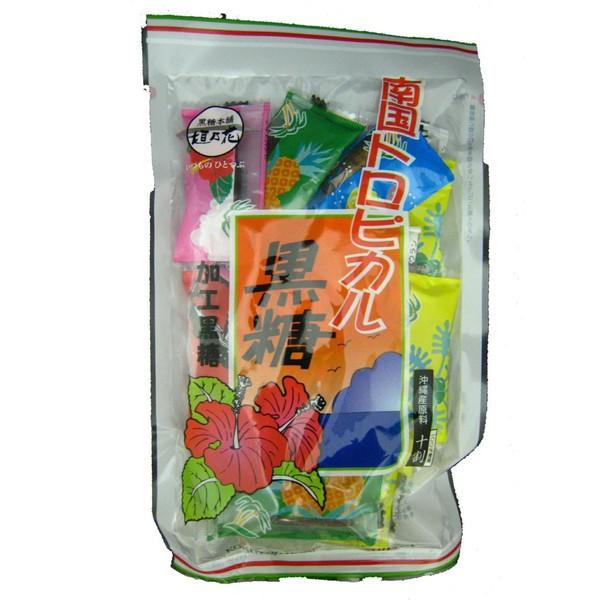 沖縄のトロピカルムードあふれるパッケージです。味もコクがありまろやかに仕上ました。 沖縄産原料の黒糖菓子です。優しく嬉しい控えめの甘さがお薦めです。（加工黒糖です）個包装なので、バッグや引き出しの中のアメちゃんとして最高！沖縄では携帯電話屋...
