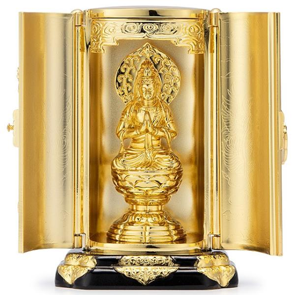 寸法：高さ9.7cm×巾6.4cm×奥行4.3cm材質：合金製金メッキ仕上げ干支：午年生まれ備考：仏師 渡辺景秋 作生産地：富山県高岡製勢至菩薩は智慧の光明が盛んで、一切を照らし迷いを解く力が大きい智慧の象徴であり、人々をもろもろの苦難から...