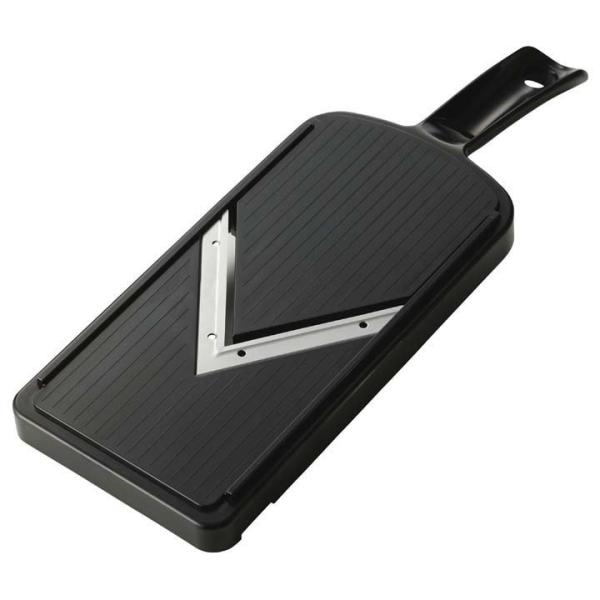 従来品より切れ味が20%UPした関孫六Vスライサーに、厚み調節機能を搭載。プレートが刃に対して平行に可動することで従来より均一な厚み調節を実現。ハイカーボン材採用で切れ味長持ち。指ガード付き。●商品サイズ(cm)幅約10×奥行約32.5×高...