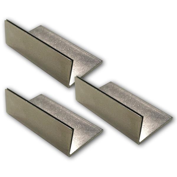 ・お得な3個入り、ビンテージ加工されたステンレス製のこだわりステーショナリーグッズです。・お店のディスプレイ用やプライススタンドに最適。・カードスタンドやメモスタンドとして使えます。・サイズ 約　W4.5xD2.5xH1.5cm（個別サイズ...