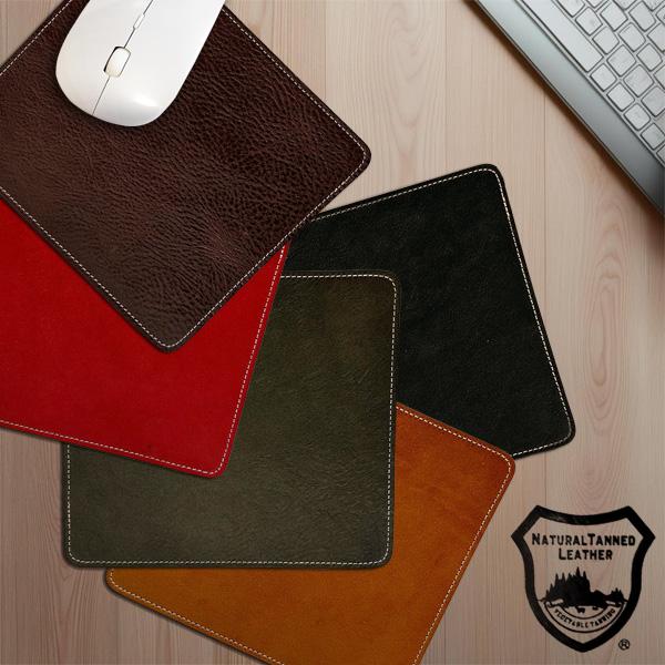古くから様々な革製品で人気の栃木レザーで作ったマウスパッドです。製品裏面にも本革を使用し２枚の革を張り合わすことで程良いボリューム感と肌触りを実現し1つずつ手作りで作られた本革マウスパッドが、無機質なデスク周りに自然な温かみを与えてくれます...