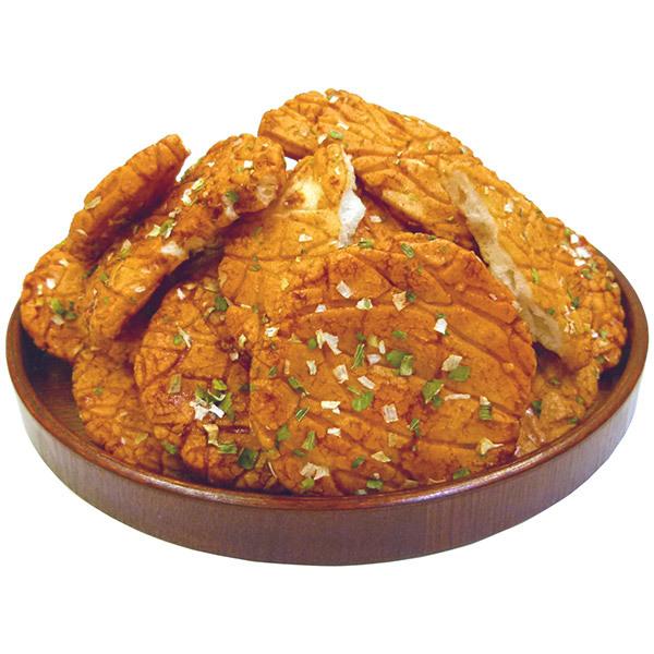 甘じょっぱいみそがねぎの香りによく合います。割れたものと、丸いものが混ざっている無選別品です。チャック付袋で保存に便利！・内容：ねぎみそひびせんべい　170ｇ・国内産米100％使用原材料名うるち米(国内産)、味噌、醤油、砂糖、ねぎ、みりん、...