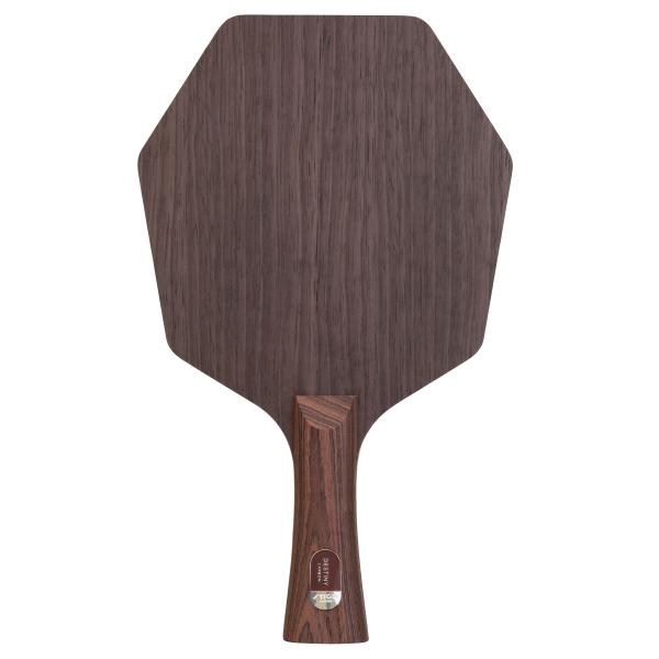 【発売日：2025年10月29日】伝統と革新の融合ディスティニー カーボンは、木材ラケットの感触とコントロール性を維持しながら、カーボンファイバー搭載のラケット性能を体験したいプレイヤーに最適なモデルです。バランスのとれた設計と最適なスイー...