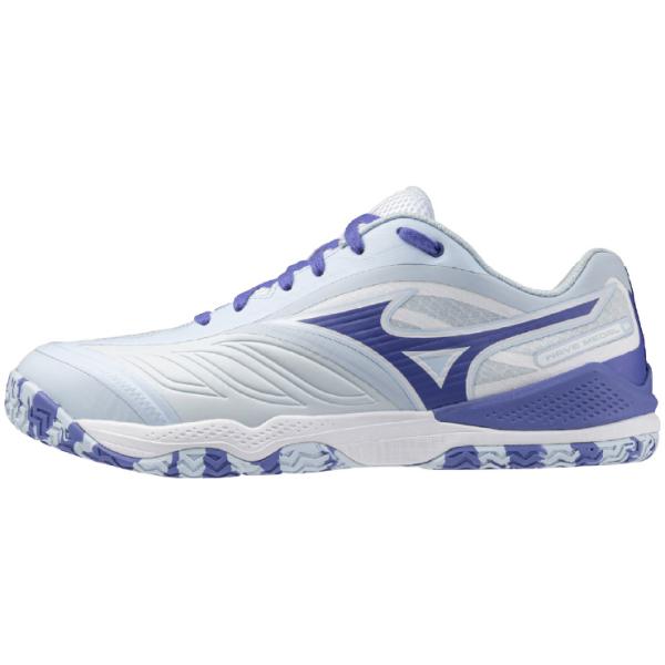 【発売日：2025年08月25日】ミズノ独自開発の高反発素材であるMIZUNO ENERZY NXTを卓球シューズで初めて採用。クッション性、反発性に優れた素材をかかと部内側に採用することで、ショットの安定性やフォアドライブ時の軸足の鋭い回...