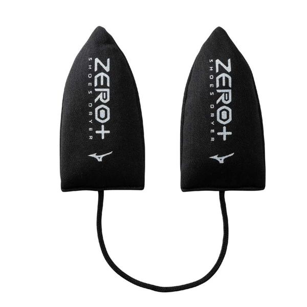 制菌・消臭・吸湿！シューズに入れるだけの簡単シューズドライヤー。サッカースパイク/シューズ ケア用品　ゼロプラス　シューキーパー（シューズドライヤー）●サイズ：フリーサイズ●素材：バイオガードCG-x（制菌・消臭・吸湿）メッシュ使用●原産国...