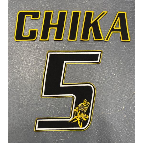 オリジナルプレイヤーズ刺繍ワッペン/CHIKA 5（返品・交換不可）　 ＊＊注：ワッペンのみの価格となります。（ジャージは含みません）シンプルインパクトに目立つオリジナルユニを作る為に文字の角度や大きさに拘って作られた当社オリジナルシリーズ...