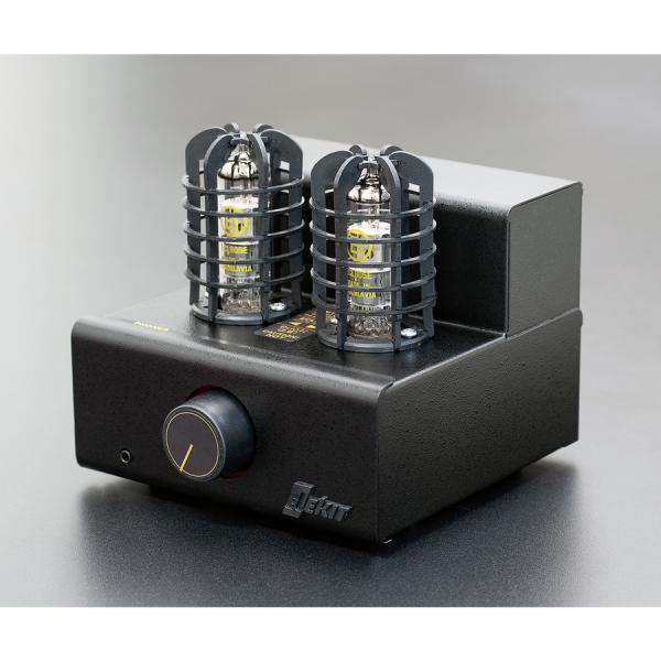 スピーカーだけでなく、ヘッドホン出力も装備しデスクトップでの使用に最適。新設計の出力トランスにより、コンパクトなアンプでありながらスケールの大きなサウンドをお楽しみいただけます。