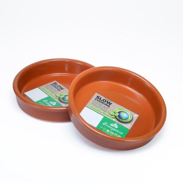 【商品概要】【スペイン製】耐熱陶器 土鍋（直径14cm） 直火・オーブン可【cazuelaカスエラ】ブラウン 2個セット販売 一人用 アヒージョ鍋・オイル煮レシピ付き！ プロ御用達のスペインバル仕様■原産国 スペイン ■サイズ 直径約14c...