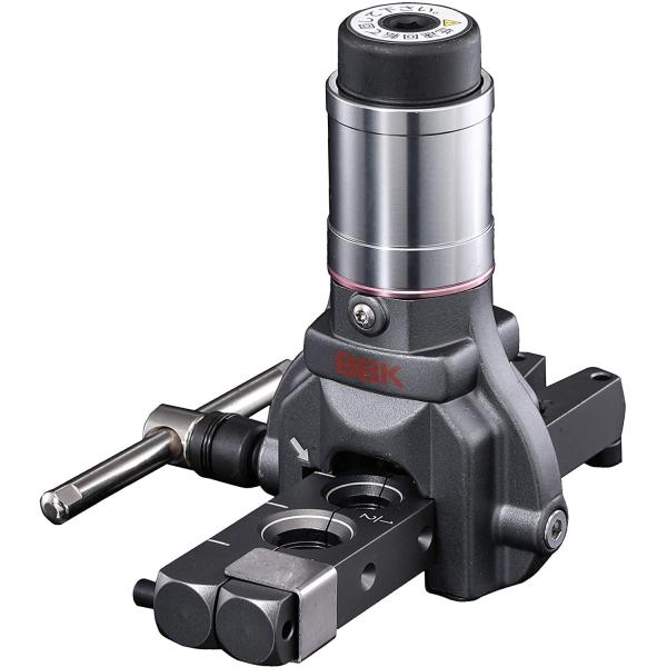 【商品概要】種類:単品梱包サイズ:20.0cm×15.0cm×15.0cmフレア角度45°適合サイズ : 1/4、3/8、1/2、5/8(4穴)【商品説明】説明仕様:・業界初のシリンダー式。ネジ部へのゴミ付着防止、傷防止、ヘッドの左右のブレ...