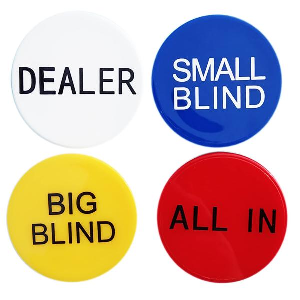 【商品概要】ポーカーゲームをよりスムーズに楽しむボタン4枚セットです。ボタンセットがあることで雰囲気アップ！【商品内容】DEALER（白） BIG BLIND（黄） SMALL BLIND（青） ALL IN（赤）【サイズ】直径：50mm ...