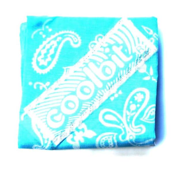 【商品概要】(1)普通のハンカチより、ずーと大きい、大判５４ｃｍ角 (2)裏面の一部（８分の１折スペース）に、高吸水繊維、coolbit パット取付 (3)冷感での使用時は、coolbit パット部のみ、水に浸し、軽く絞って、 coolbi...