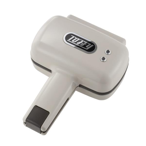 【商品概要】一枚の食パンを折りたたんで作る“ハーフホットサンド”ができる電気ホットサンドメーカーにプレート交換式が登場！ プレートは、ハーフホットサンドプレートとワッフルプレートが付属した2WAY。 バリエーション豊かな別売プレートも♪【ち...