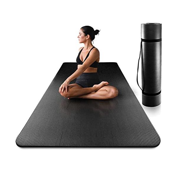 ブラック/-/-・パッケージ個数:1・?身体が余裕で収まる特大サイズ通常のエクササイズマットより２０cm程大きいので、大柄の男性でもすっぽり収まるサイズです。収納ストラップが付属してますので、丸めてコンパクトに収納することもできます。・?H...