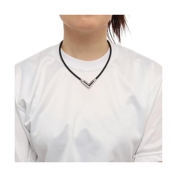 ネックレスシルバー/ブラック/M/ABAPO01M・Size:M・パッケージ個数:1・トップデザインはVEGAシリーズのモチーフである「V」のフォルムがより幾何学的にエッジの効いたデザインになり、重厚感とインパクトのあるラインが上質でスマー...