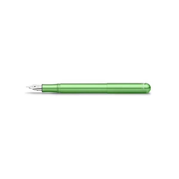 ・緑  11000098・Kaweco Liliputは、キャップ、バレル、フロントセクションの3つの部分のみで構成されています。・アルミボディのシルクマットな表面仕上げは、ペンをつかんで書き始めるように誘う、高貴でビロードのような外観を作...