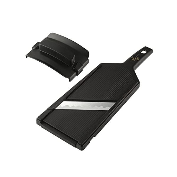 ブラック/Pack 1/DH-3304・PatternName:キャベツスライサー・パッケージ個数:1・身幅のあるキャベツの千切りに適したワイドタイプのスライサーでとんかつ屋さんのようなふんわりキャベツの千切りが出来ます・刃の材質には、ハイ...