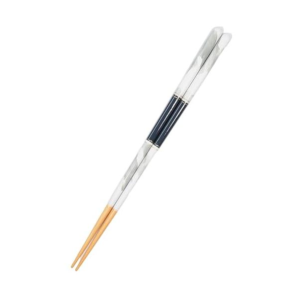 ・ブラック  A36・・PatternName:ブラック・イタリア語で「花」を意味する「フィオーレ」。可憐で可愛らしい花びら模様のお箸です。フェミニンで清潔な雰囲気を添えます。・持ち手は四角形でしっかりとした持ちやすさを実現します。・滑りに...