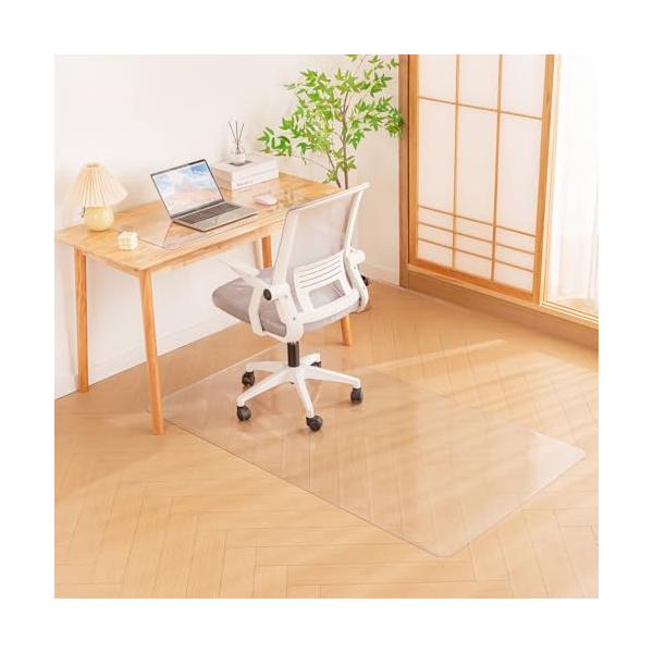 床保護マットエンボス加工 厚さ1.5mm/90*180cm/-・Size:90*180cmColor:エンボス加工 厚さ1.5mm・透明 床保護マット:四隅は円角加工を施し、より安全です。敷く時はエンボス加工された面を上、ツルツルした面を下...