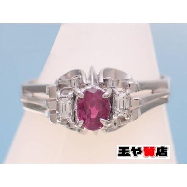 【商品説明】 中央にオーバルカットのルビーが華やかな赤で輝いています。両脇にバゲットカットのダイヤとプラチナでデザインアップされたフォルムがおしゃれです。ルビーに極小のカケがあります。【材　質】  プラチナ ルビー ダイヤ【サイズ】  #9...