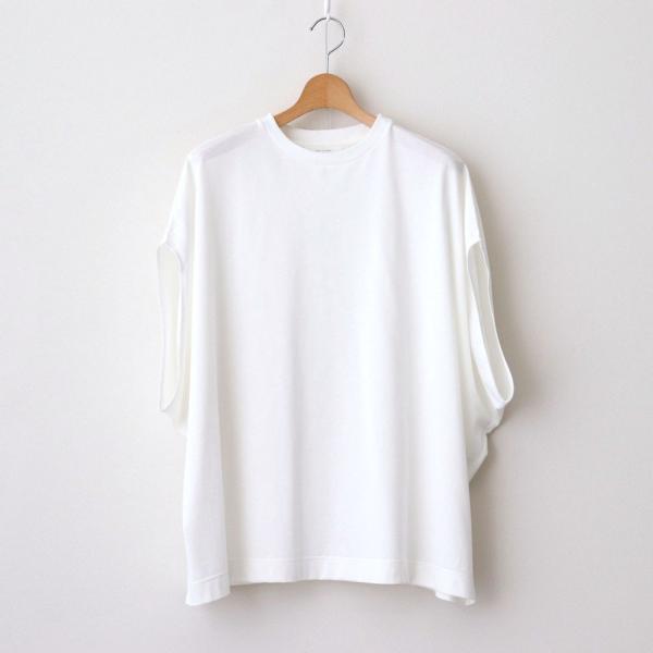 ■ブランド名：the last flower of the afternoon ザ ラストフラワーオブジアフタヌーン■商品名：Cowl sleeve top■型番：TLF-225-cs003-ocj■カラー：White■サイズ：ONE■カテ...