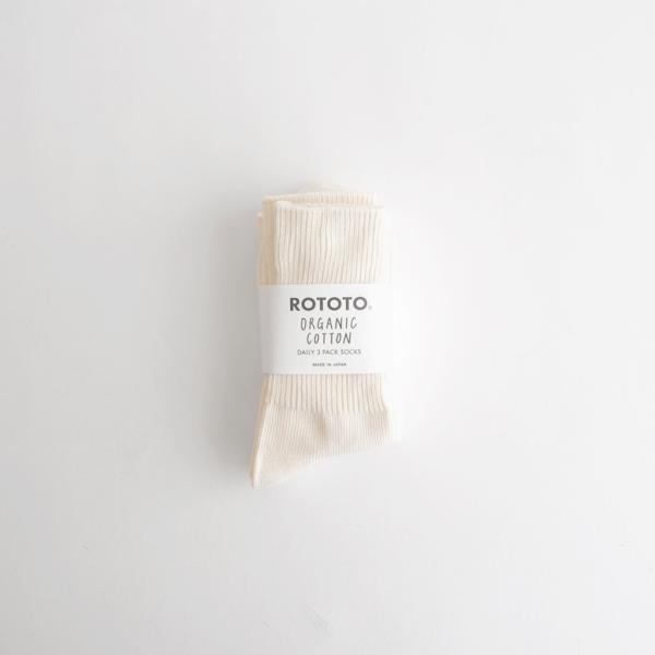 ■ブランド名：ROTOTO ロトト■商品名：ORGANIC DAILY 3 PACK RIBBED CREW SOCKS■型番：R1427-AW25■カラー：IVORY■カテゴリ：ユニセックス ファッション小物当店で取り扱う商品は全て正規品...