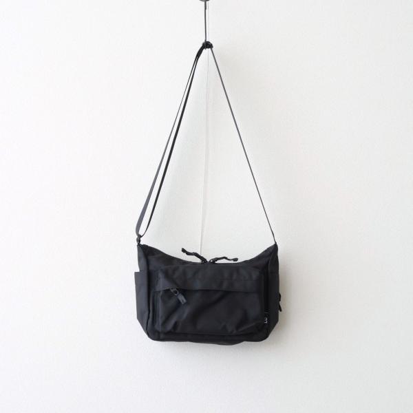■ブランド名：LC by LOWERCASE エルシーバイロウワーケース■商品名：SHOULDER BAG S (LC04)■型番：26s_LC04■カラー：Black■サイズ：ONE■カテゴリ：ユニセックス バッグ当店で取り扱う商品は全て...