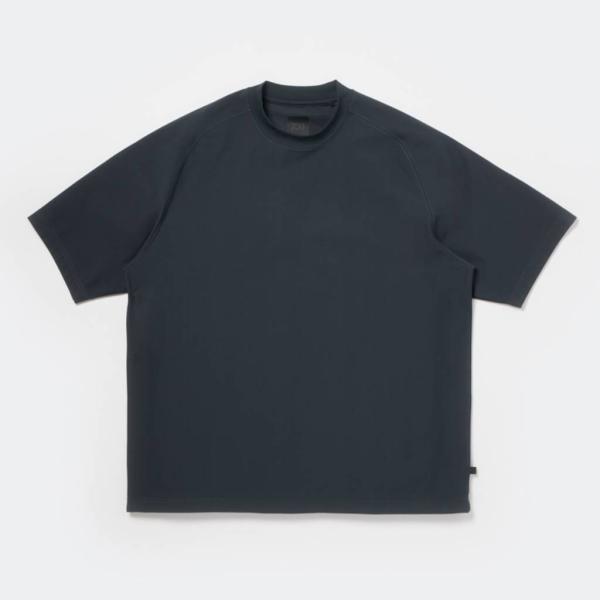 ■ブランド名：DAIWA PIER39 ダイワピア39■商品名：TECH LIGHT WEIGHT S/S TEE■型番：BE-31026■カラー：INK BLACK■カテゴリ：メンズ トップス当店で取り扱う商品は全て正規品です。偽物・並行...