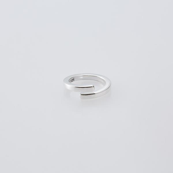 ■ブランド名：XOLO JEWELRY ショロジュエリー■商品名：Square Ring -Thin-■型番：XOR088■カラー：SILVER■カテゴリ：ユニセックス アクセサリー当店で取り扱う商品は全て正規品です。偽物・並行輸入品は取り...