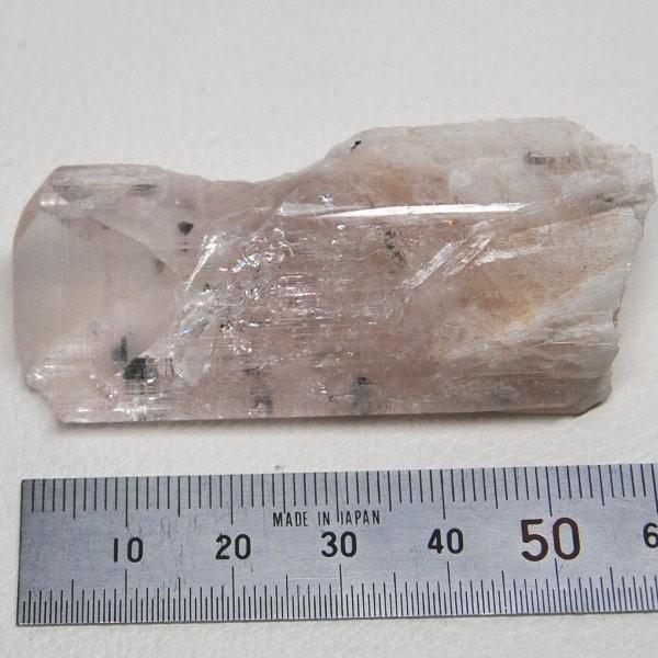 ◆ダンビュライト(ダンブライトとも表記されます)。　和名：ダンブリ石◆名称は、発見地のアメリカ、コネチカット州ダンブリー（Danbury）に由来します。◆このダンビュライトは、メキシコ、サンルイスポトシ州チャルカス鉱山で採掘されたものです。...