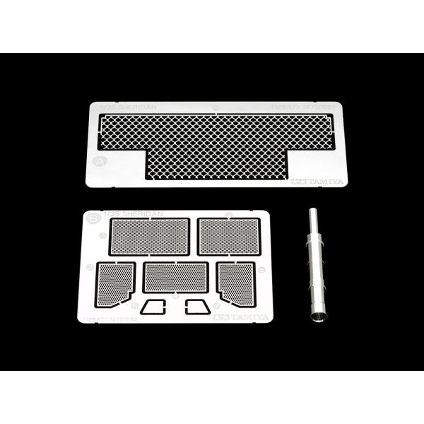 M551シェリダンの仕上がりをいっそう高めるディテールアップパーツです。アルミ削り出し製の砲身は、砲口にライフリング模様を彫刻した精密感ある仕上がり。車体前面の対戦車ロケット弾対策のワイヤーネットは曲げやたわみ加工が再現できる柔らかな素材の...