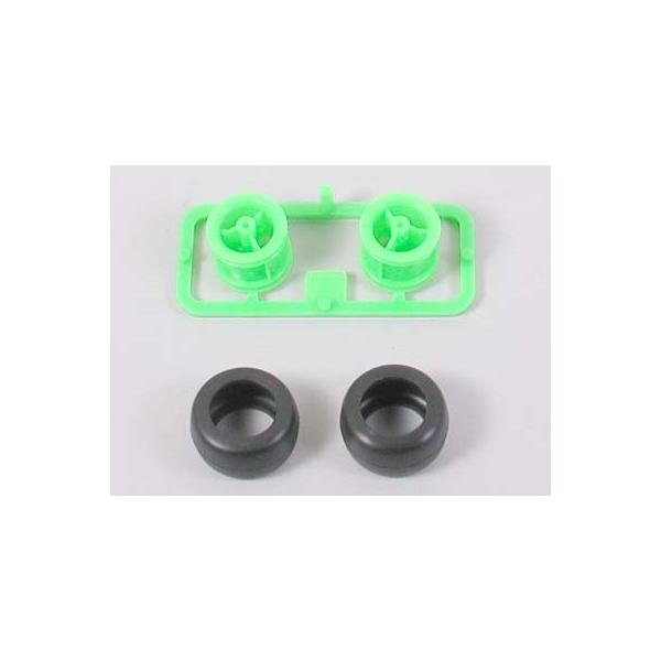 直径25mm、幅14mmの中空ゴムタイヤと、軽快な3本スポークデザインのホイールをセットしました。タイヤ全体がへこんでサスペンション効果を生み出す中空構造。ジャンプの着地やコースの継ぎ目から受けるショックを効果的に吸収して走行安定性を高めま...