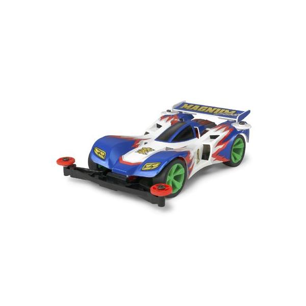 シャフトドライブ四輪駆動を採用した高性能レーサーのプラスチックモデル組み立てキットです。マグナムセイバー プレミアムは、ミニ四駆マンガ「爆走兄弟レッツ＆ゴー!!」の主人公、星馬豪のマシン、マグナムセイバーを原作コミックのデザインイメージで仕...