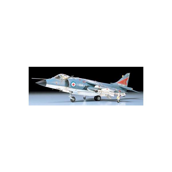 イギリスが世界で初めて実用化したV/STOL（垂直/短距離離着陸）戦闘攻撃機ハリアーの艦上機型として登場、1982年のフォークランド紛争ではアルゼンチン空軍のミラージュIIIを圧倒したイギリス空軍のシーハリアーFRS.1のプラスチックモデル...