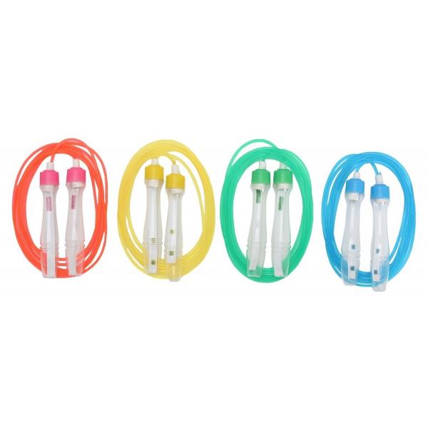 製品サイズ:全長(約)250cmしなやかムクロープみんなで楽しくジャンプ名前が書ける名札付ロープを短く調節可能小さな部品があります。誤飲の危険がありますので、3才未満のお子様には絶対に与えないでください