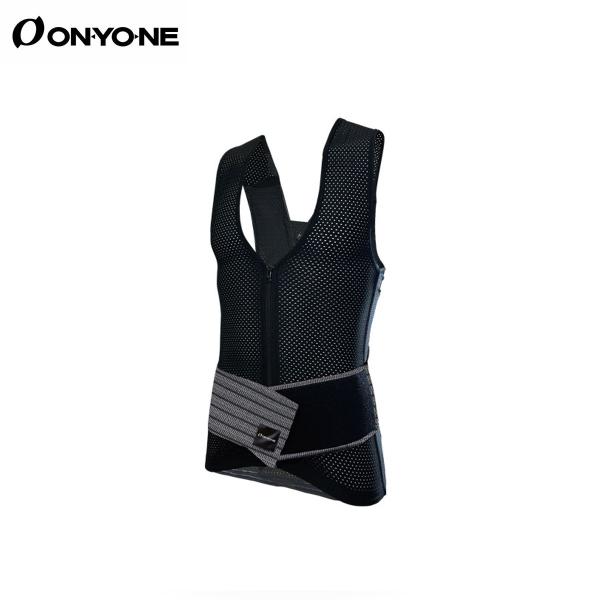 ONYONE オンヨネ スポーツウェア／ユニセックス ベスト■品番：OKV95582肚力 VEST（ハラヂカラ ベスト）素材ポリエステル 88％ポリウレタン 12％特長・コンセプト身体を「保護」するだけでなく、着用時の「活動性」を重視して設...