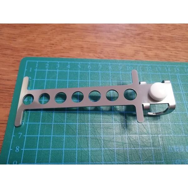 【発売日：2022年03月08日】タニサンクラフトが自分のために作ったほぼ趣味の商品です。エサバッカンを付けたらほぼ見えなくなってしまうのにカッコよさを求め、ステンレスのレーザーカットで作り大幅な肉抜きにより重量は約37gまで絞りました、φ...