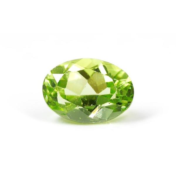 品名：ペリドット ルース(裸石)  宝石：ペリドット カラット：0.91ct　 寸法：約 6.9 × 4.9 × 3.7 mm　( 縦 × 横 × 厚 ) 形状：オーバル 付属品：簡易ルースケース、品質証明書 重要なお知らせ ●こちらの商品...