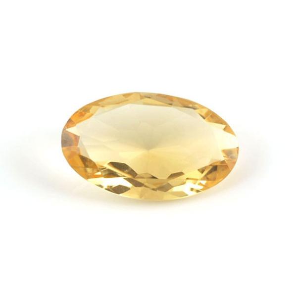 品名：シトリン(黄水晶)ルース石名：シトリン(黄水晶)カラット：4.641ct形状：オーバル (楕円形)寸法：約　16 × 9.8 × 5.2 mm（縦 × 横 × 全高） コメント：通常、色の改善を目的とした加熱が行われています。付属品：...