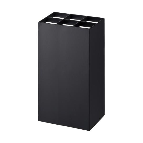 メーカー：山崎実業　 品番：7032  コーナーにぴったり。コンパクトな角型。　　＜使用例＞<BR>トレーの位置を変えて折りたたみ傘も収納可能。<BR>商品ブラックになります。