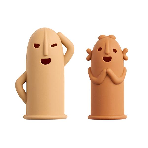 メーカー：ライオン事務器　 品番：HA-208  可愛いはにわたちがお仕事をサポート！？はにわの形の指サック。　　＜パッケージ＞背中の突起で紙をキャッチ。内側はリブ状で指に程よくフィット。＜使用イメージ＞