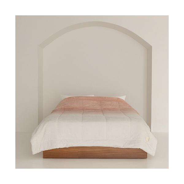 メーカー：西川　 品番：FQ04065528100  ふんわりタッチであたたかい。なごやかに癒される、おうち時間のそばに。思わず包まりたくなるような、やわらかな素材。　　※画像はイメージです。＜リバーシブルタイプ＞<BR>※画像...