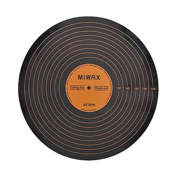 メーカー：ミワックス　 品番：MX-V7-BK  音楽愛好家のための、7インチレコードそっくりなデザインのユニークなカッティングマット！　　＜寸法＞＜パッケージ＞＜使用イメージ＞＜使用イメージ＞