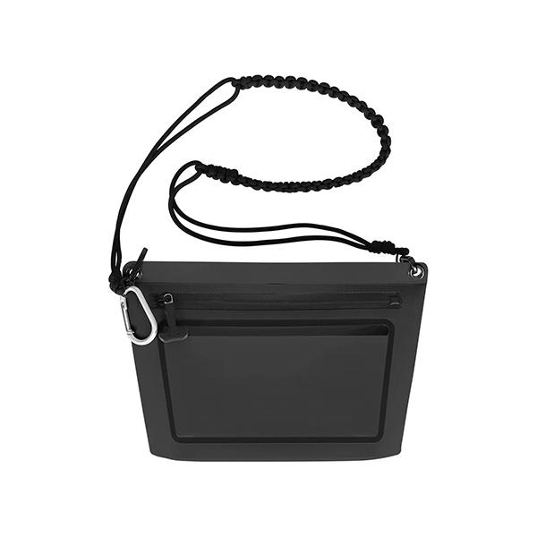 メーカー：オウルテック　 品番：OWL-WPBAG12-BK  パラコードストラップ採用のカラビナ付属 IPX5準拠マチ付き防水サコッシュ　　＜背面＞＜パラコードストラップ＞