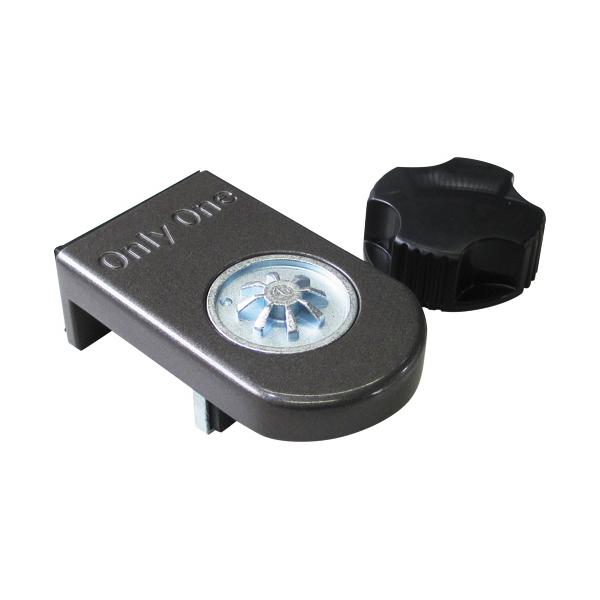 メーカー：ノムラテック　 品番：N-1150  サッシ窓にセットし、締め付けるだけでOK！カギ付で二重にロック。　　＜パッケージ＞＜使用イメージ＞