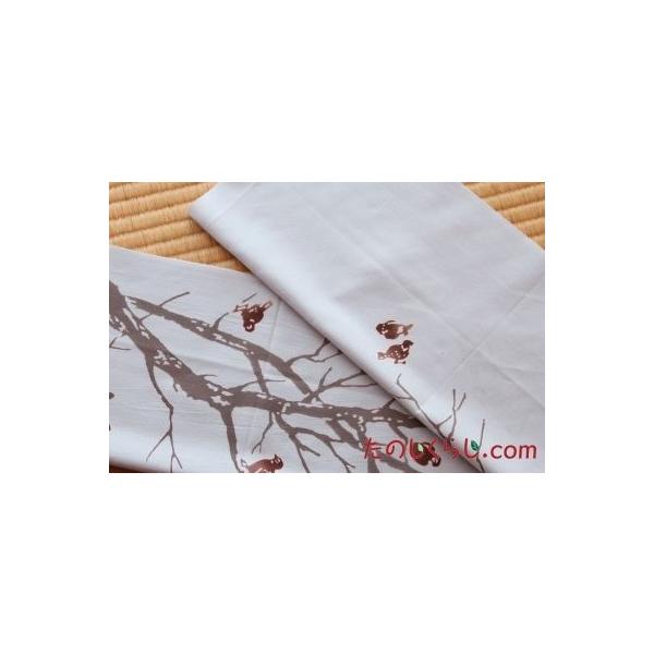 日本で古くから使われている日用品のひとつ、手ぬぐい。この木綿でできた薄手の布は、赤ちゃんから大人まで、色々なところで使われてきています。<<手ぬぐいの使用例>>・赤ちゃんの沐浴布として・食卓のランチョンマットとして・...