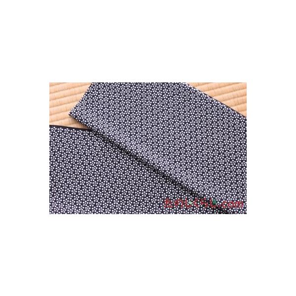 日本で古くから使われている日用品のひとつ、手ぬぐい。この木綿でできた薄手の布は、赤ちゃんから大人まで、色々なところで使われてきています。<<手ぬぐいの使用例>>・赤ちゃんの沐浴布として・食卓のランチョンマットとして・...