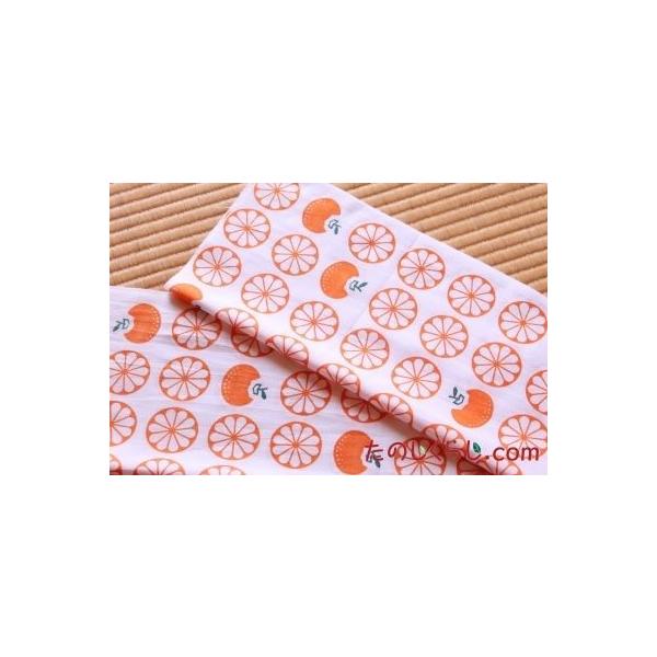 日本で古くから使われている日用品のひとつ、手ぬぐい。この木綿でできた薄手の布は、赤ちゃんから大人まで、色々なところで使われてきています。<<手ぬぐいの使用例>>・赤ちゃんの沐浴布として・食卓のランチョンマットとして・...