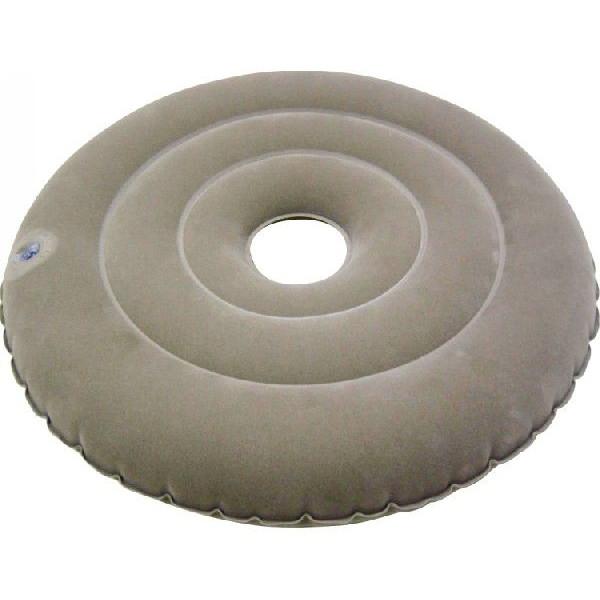 ・中央部のホールの働きで、体圧から生じる痛みを分散。・安定感に優れた丸型。・すぐれたクッション性で体圧を分散。●サイズ／直径39×厚さ6.5cm、中心径：5cm●重さ／185g●材質／本体・キャップ：ポリ塩化ビニール●生産国／日本【 当日〜...